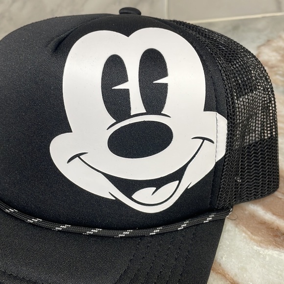 Neff | Accessories | Bnwt Neff Disney Mickey Mouse Black Adult ...